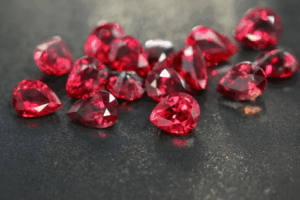 Đá Ruby là gì? Đá ruby giá bao nhiêu? Nhận biết đá Ruby thật