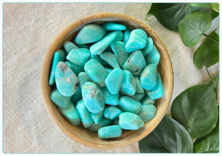 Đá Amazonite là gì? Công dụng, ý nghĩa và hợp mệnh gì?