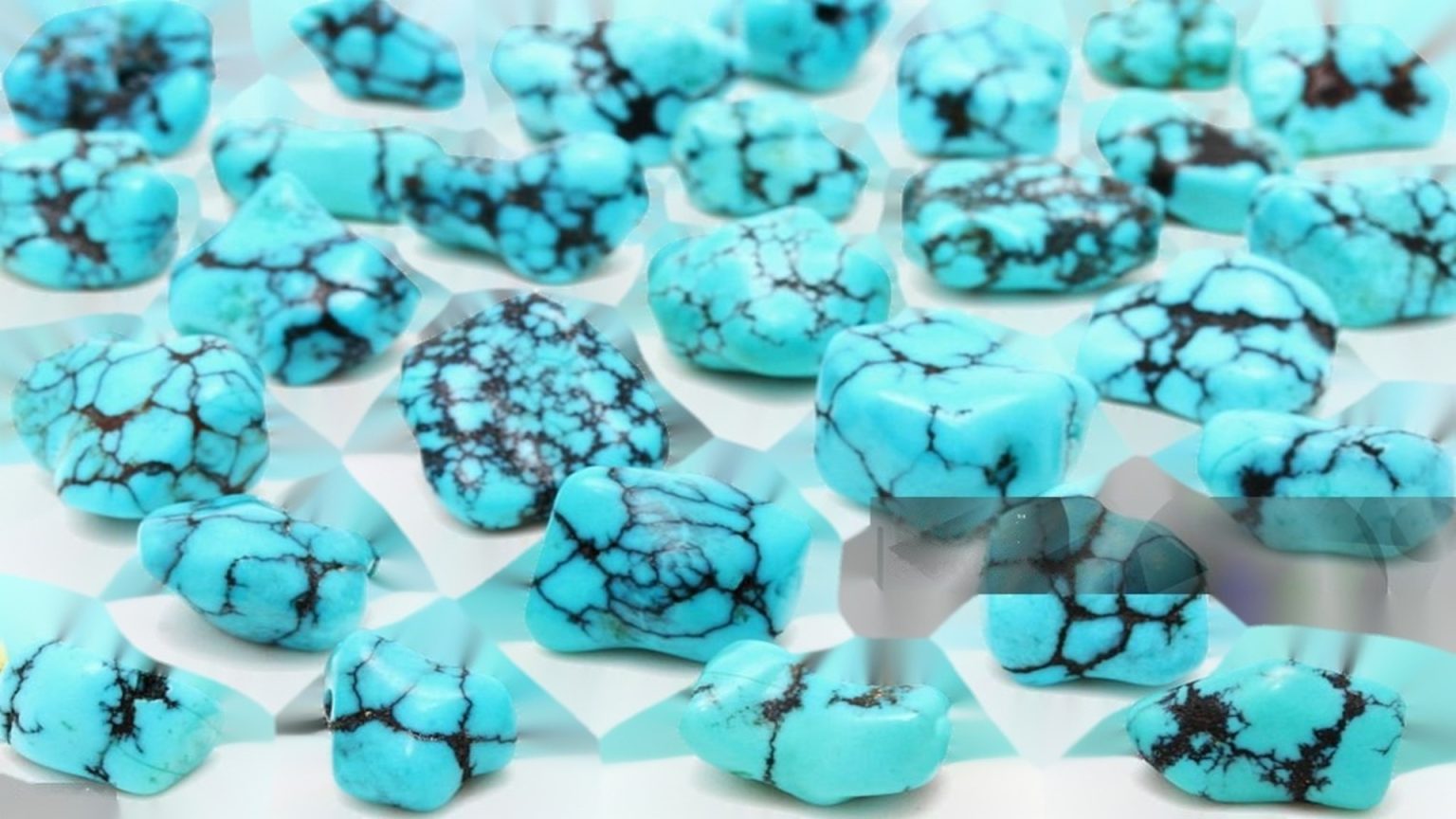 Đá Lam Ngọc (Đá Turquoise) là gì? Đá Lam Ngọc hợp mệnh gì?