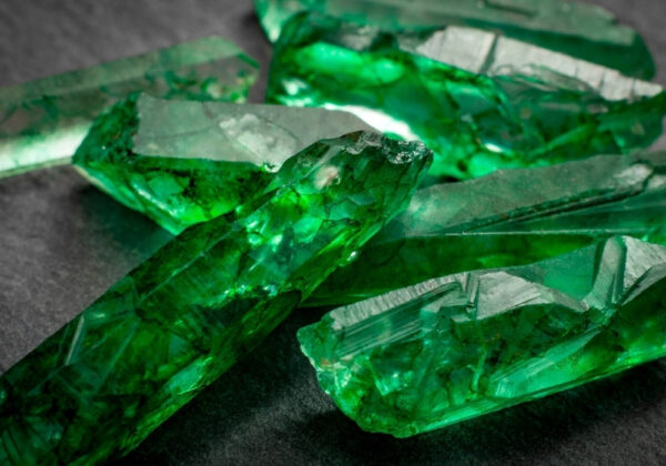 Ngọc Jadeite là gì? Hợp mệnh gì? So sánh Jadeite và Nephrite