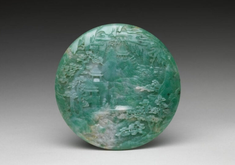 Ngọc Jadeite là gì? Hợp mệnh gì? So sánh Jadeite và Nephrite